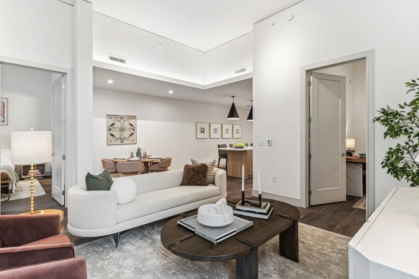 Uptown Dallas Apartments Photo Gallery | Maple Terrace Residences