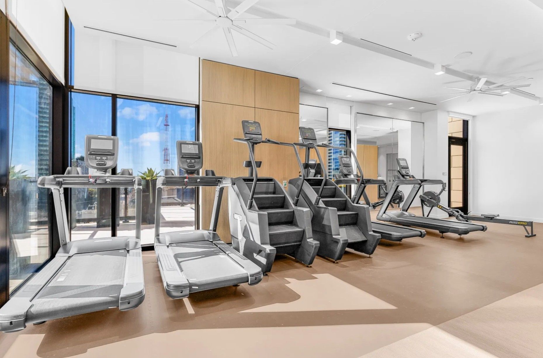 Uptown Dallas Apartments Photo Gallery | Maple Terrace Residences